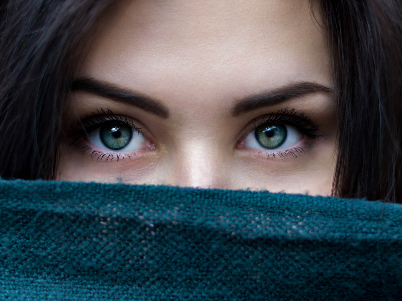 Understanding the fine lines around your eyes - Private Edition